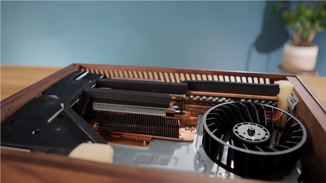 Classy Wood/Carbon Fiber PS5 Mod by DIYPerks - Wololo.net