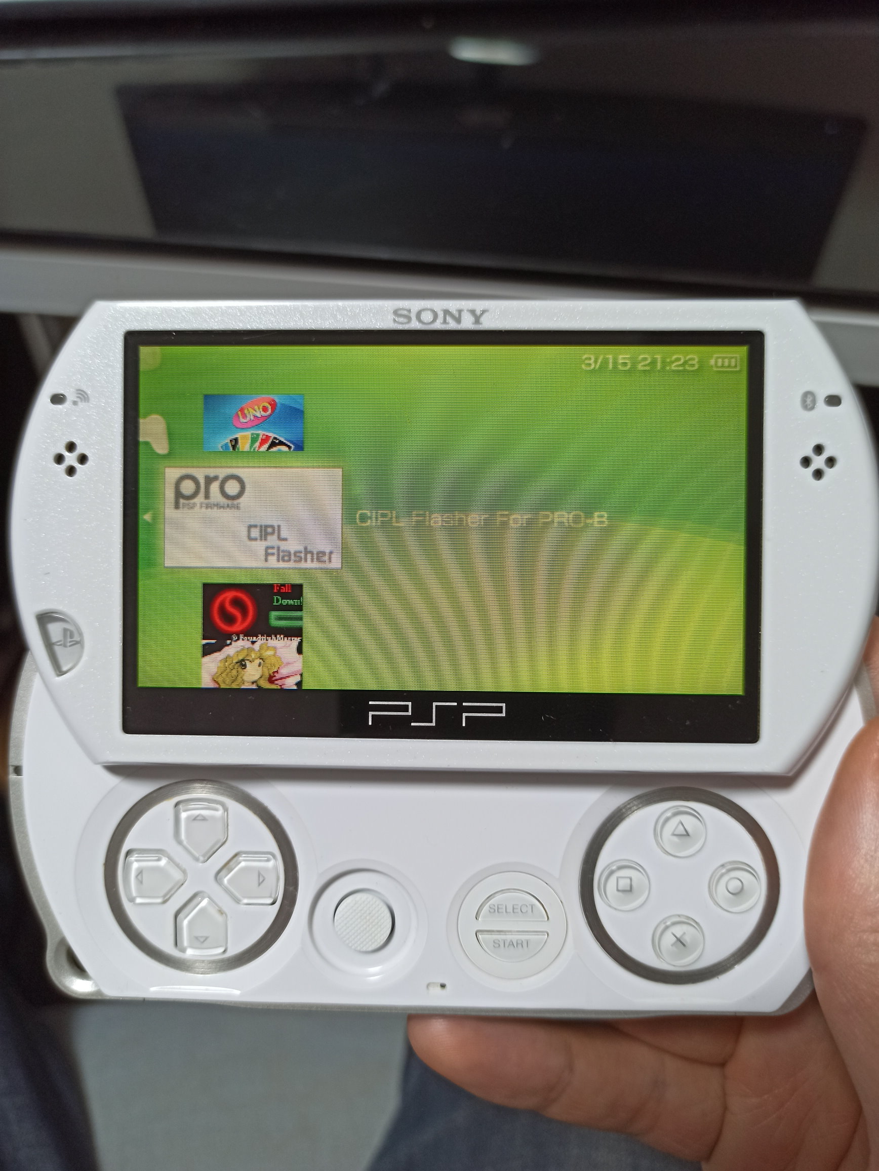 Revisiting the PSP Go, more than 10 years later... - Wololo.net