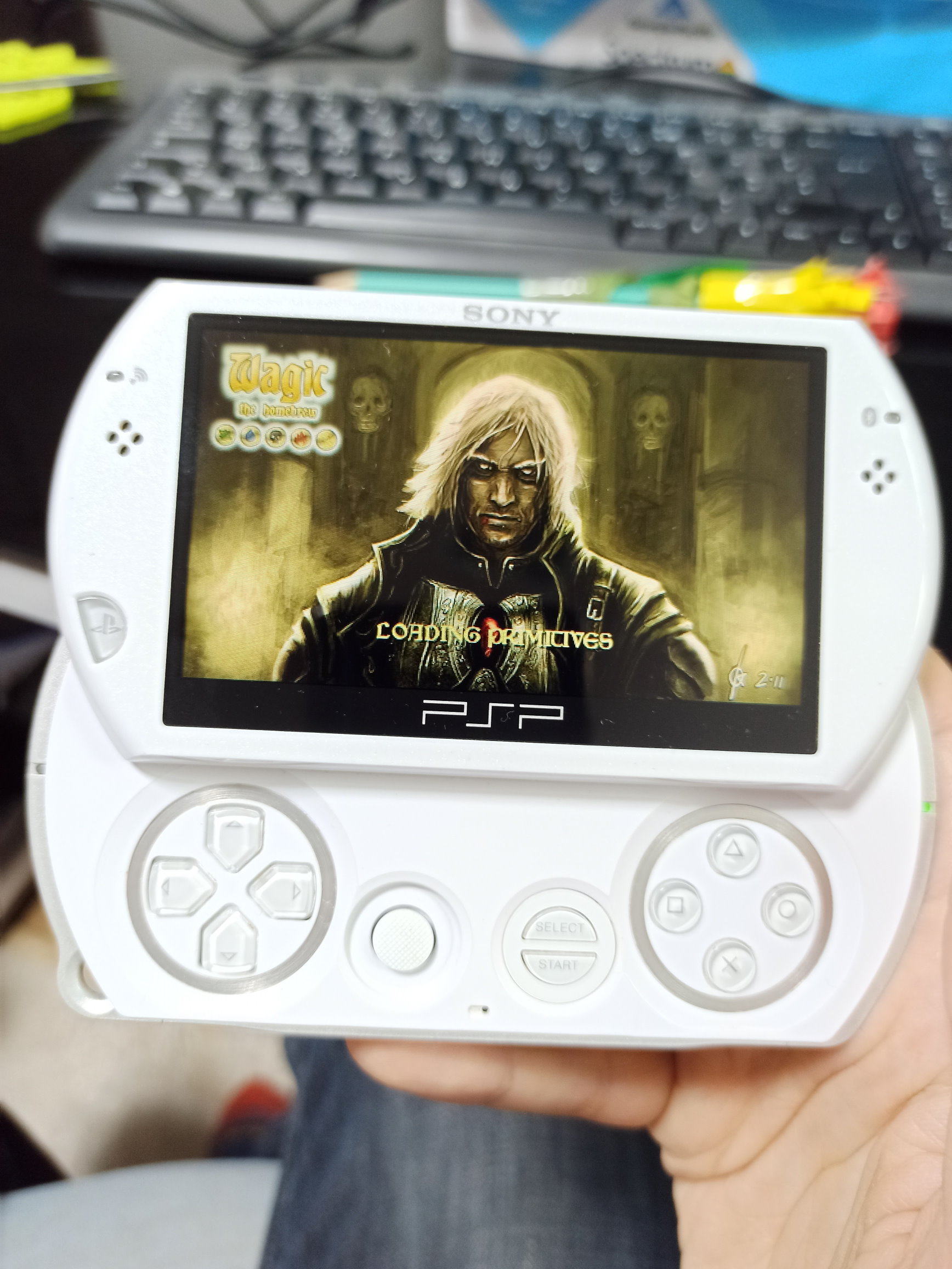 Revisiting the PSP Go, more than 10 years later... - Wololo.net
