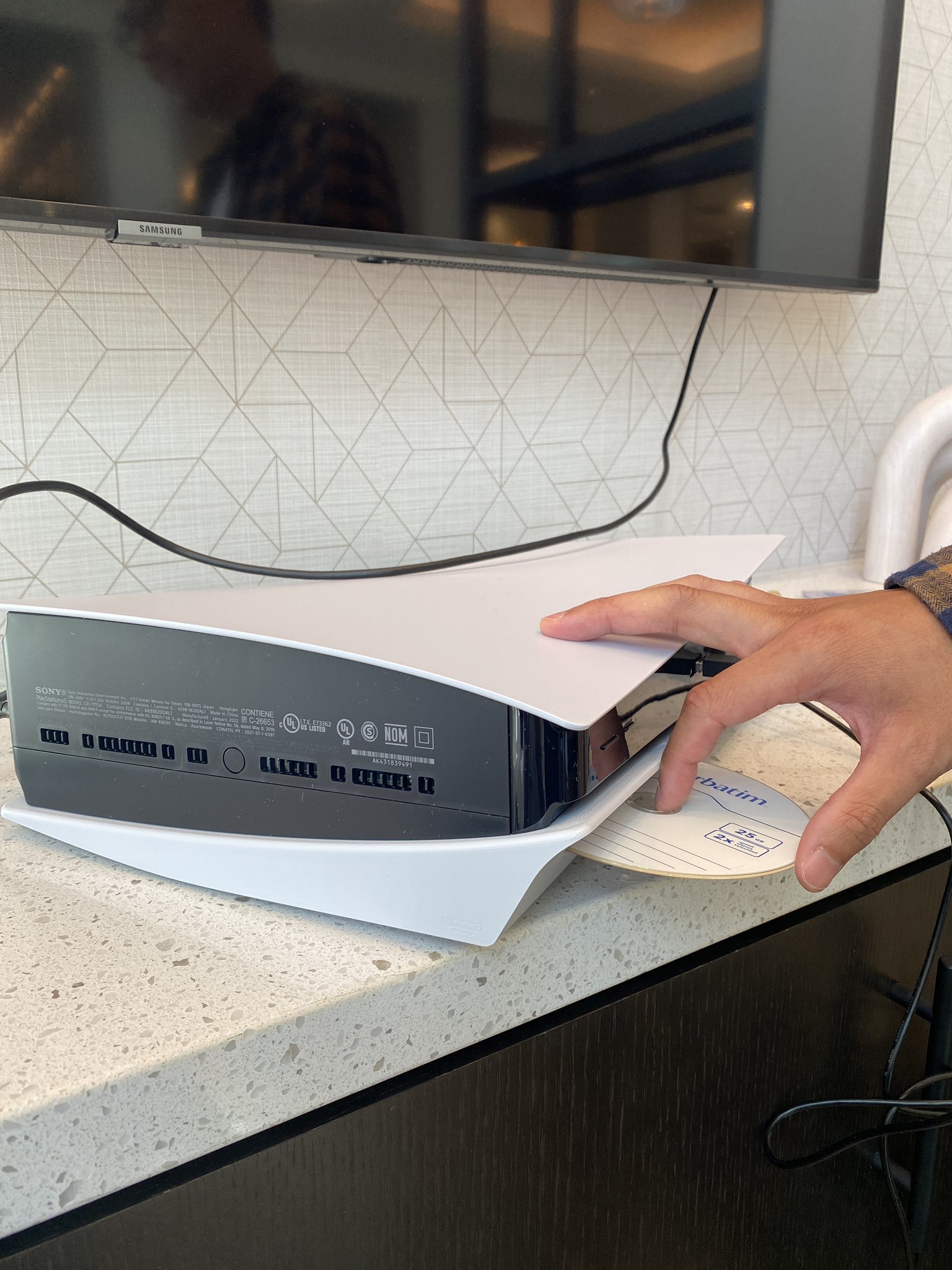 PS5/PS4: Hacker TheFloW discloses Blu-ray Disc exploit toolchain. PS5 piracy not a matter of "if ...